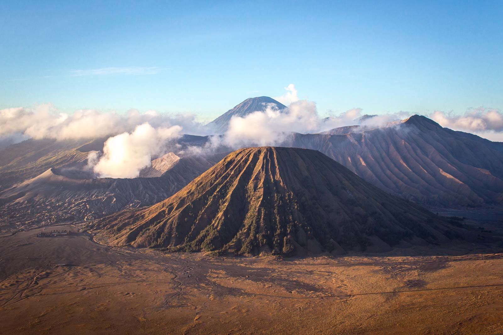 Visiting Mount Bromo, Indonesia: Sunrise over the volcano