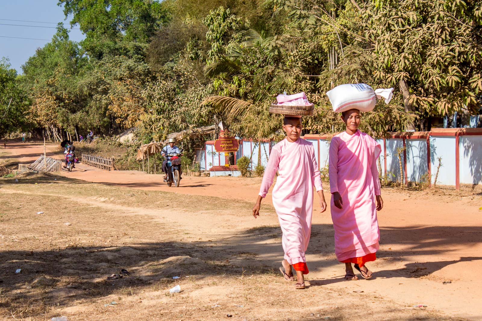 Myanmar Travel Guide - advice on transport and accommodation
