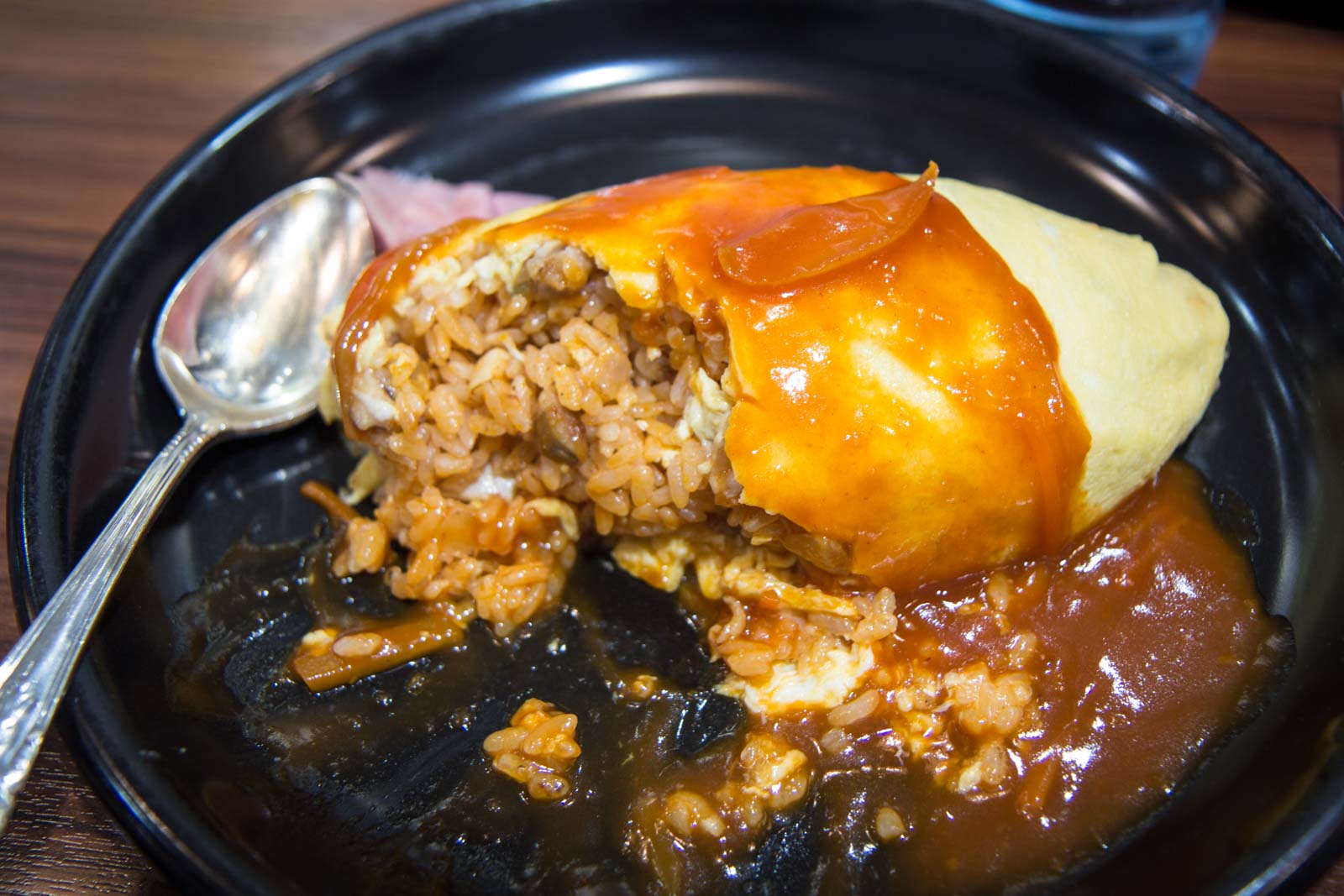 Omurice: Japanese food and Japanese dishes