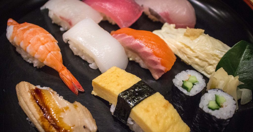 Nigiri Zushi: Japanese food and Japanese dishes