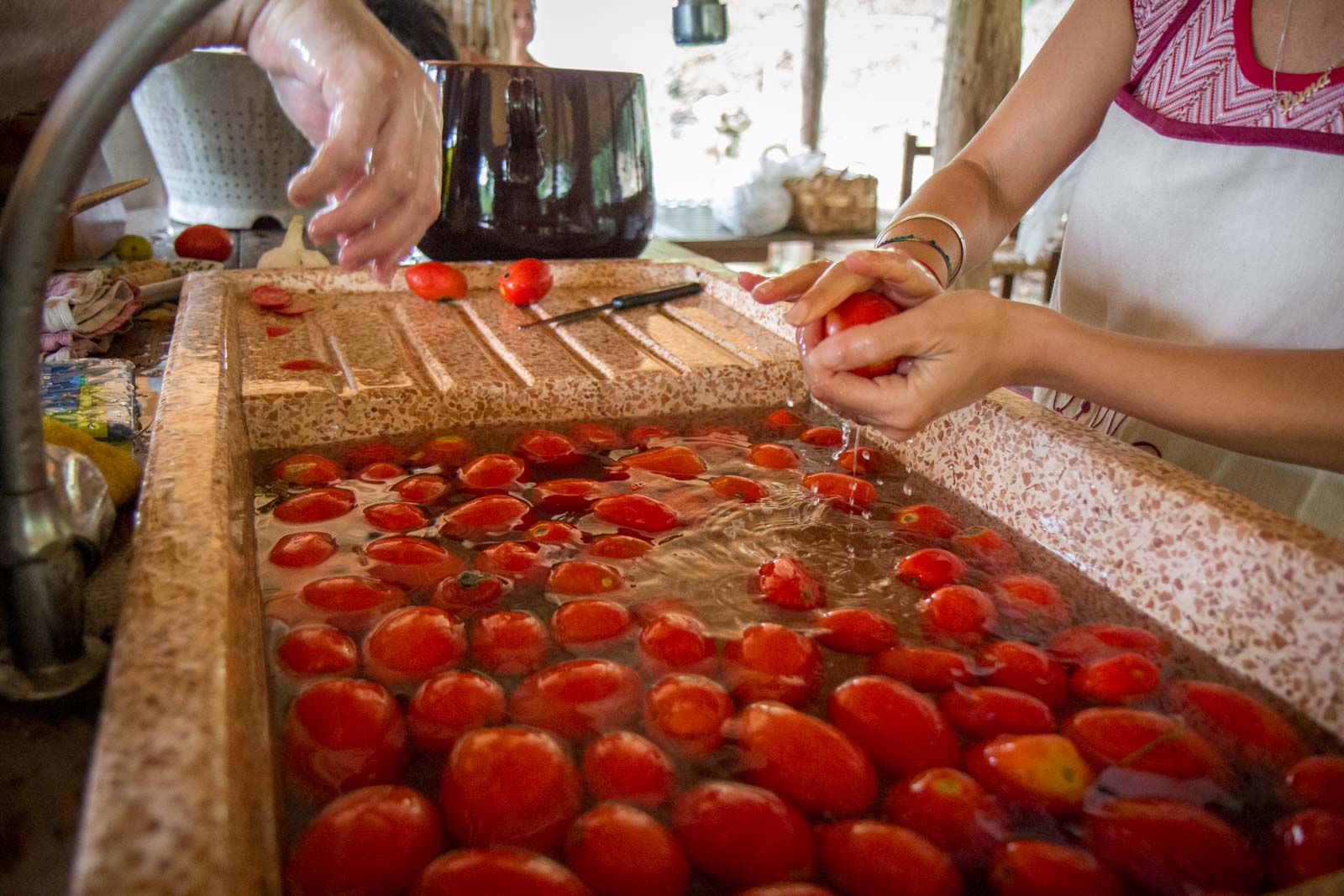 How to make tomato passata