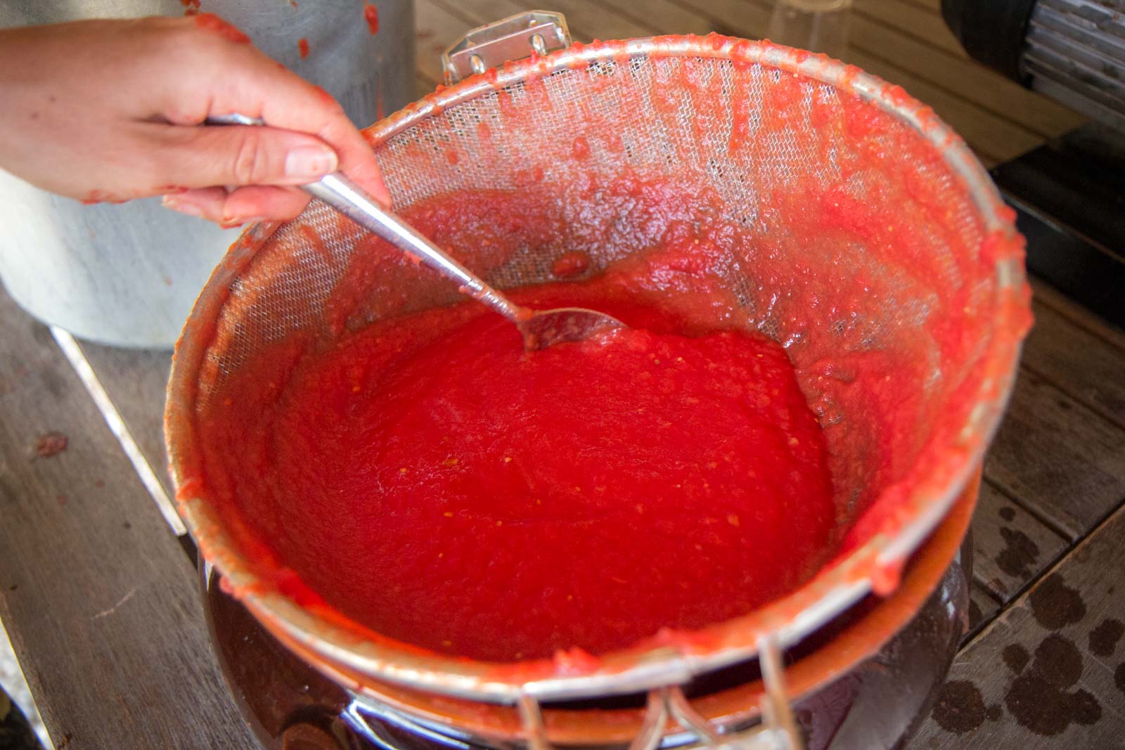 How to make tomato passata