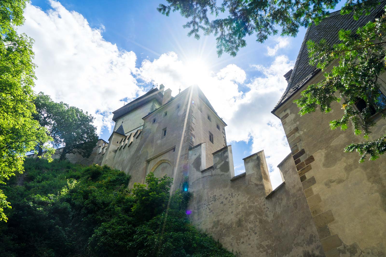 The best hike near Prague: Hiking Karlstejn Castle to Beroun (2026)