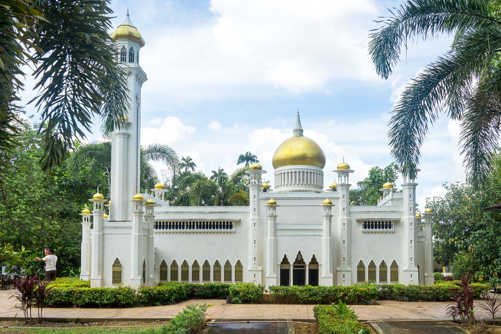 The Crystal Mosque and Islamic Theme Park, Kuala Terengganu, Malaysia ...