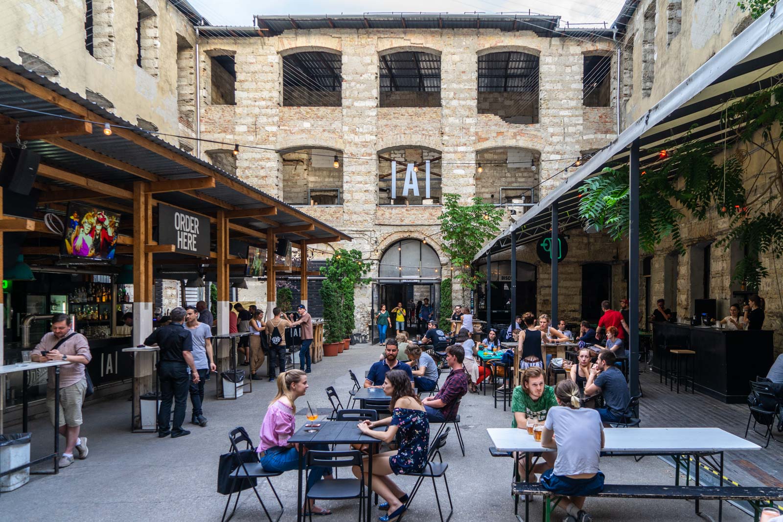 The best of the Jewish Quarter Budapest: A neighbourhood guide