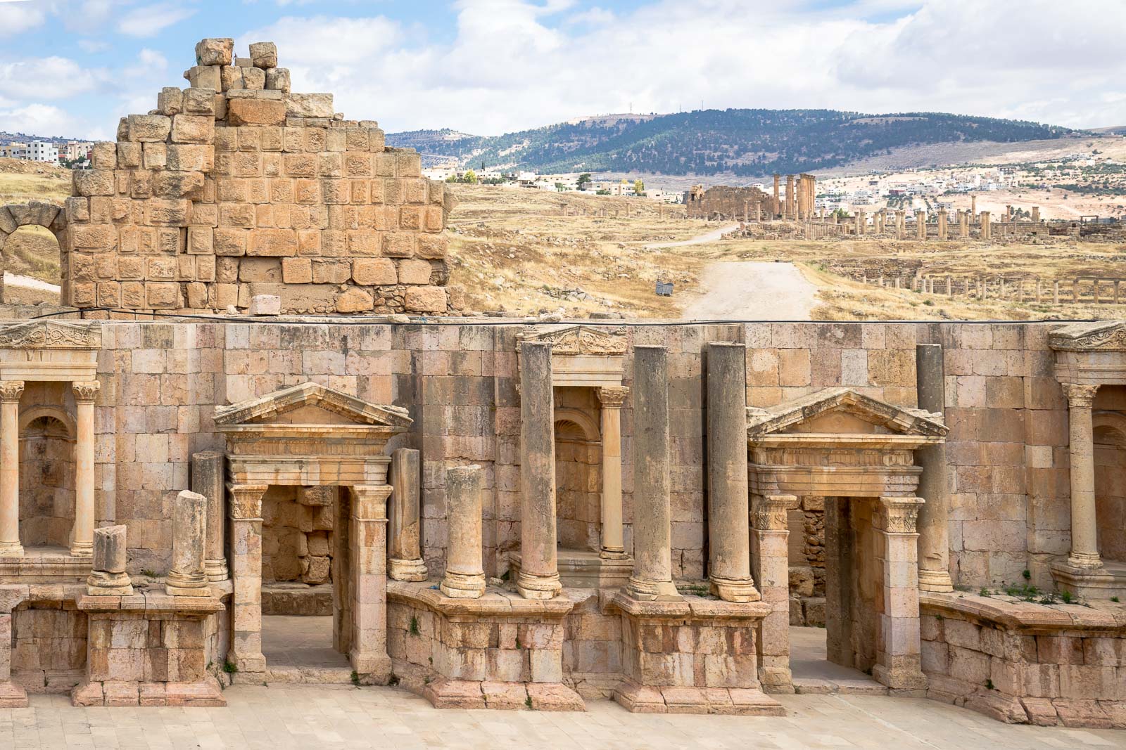 How to visit Jerash in 2024: An incredible Roman city!